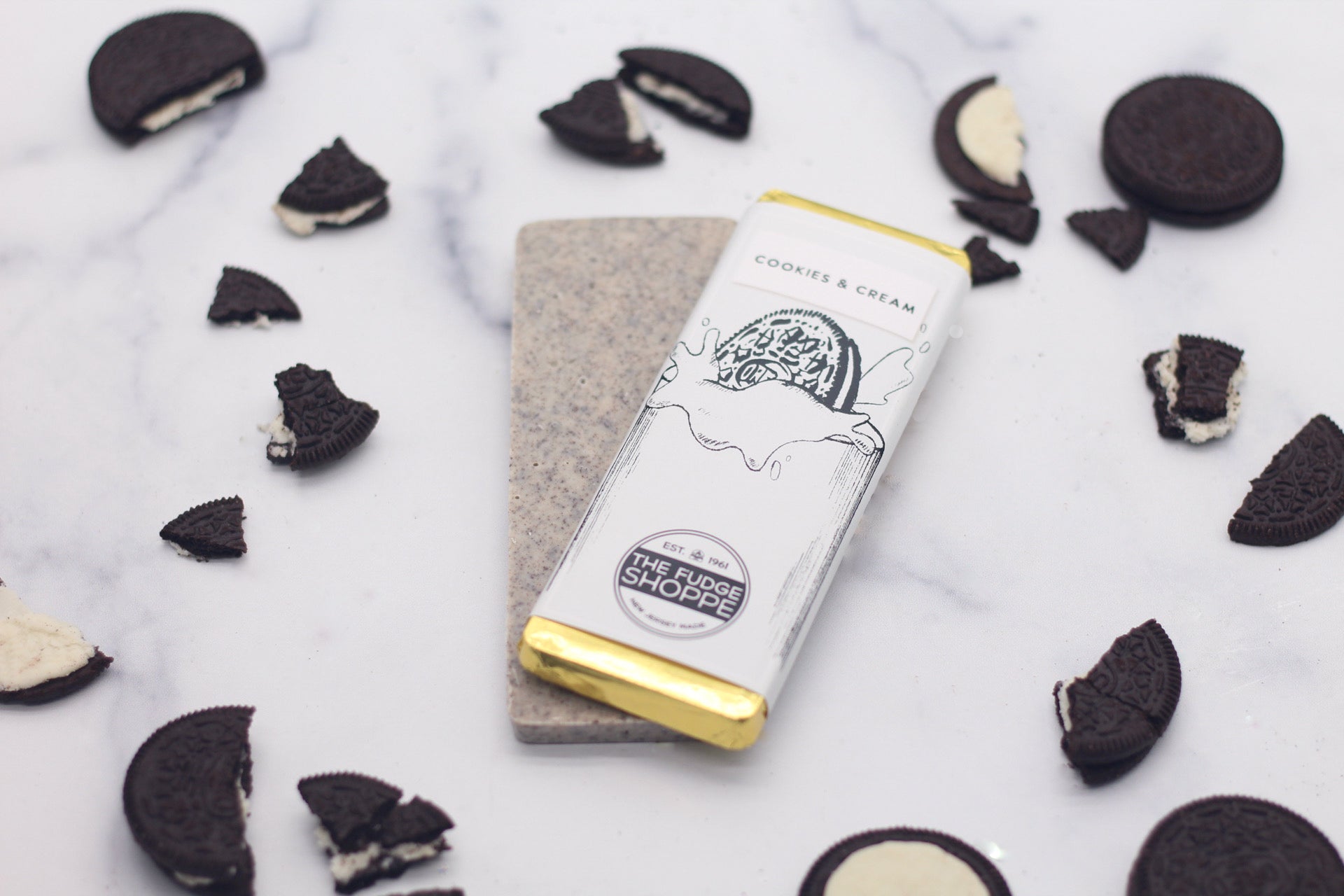 Cookies & Cream Bar – The Fudge Shoppe